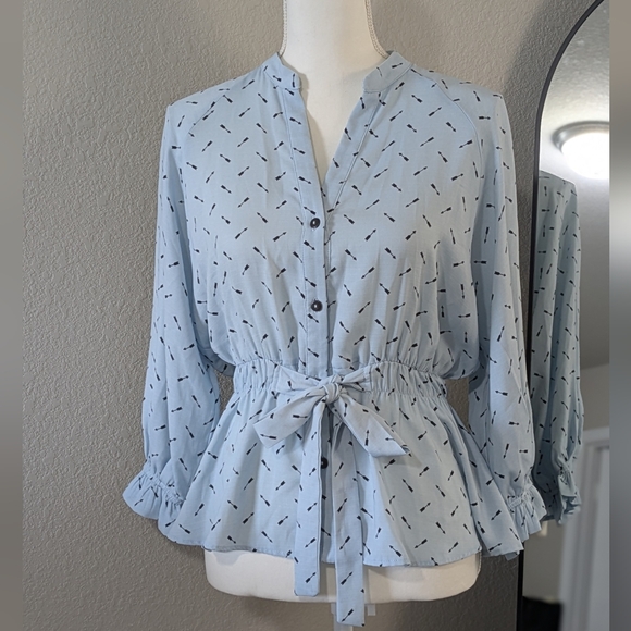 Sweet Rain | Tops | Light Blue Arrow Patterned Top | Poshmark